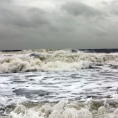 White waves photo on Sunsurfer