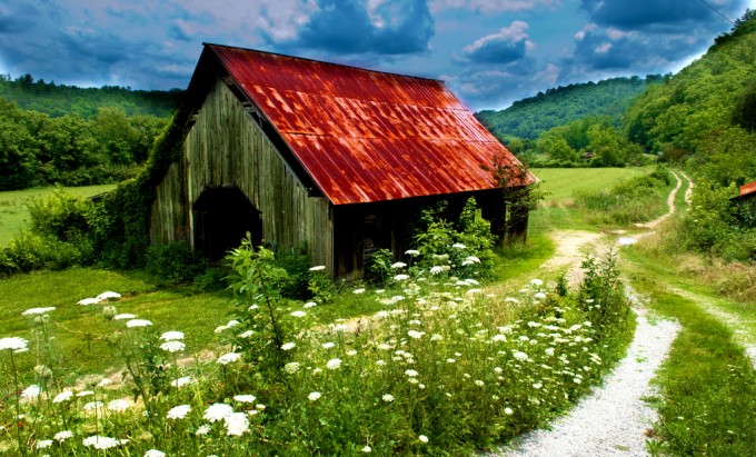 Red roof barn photo on Sunsurfer
