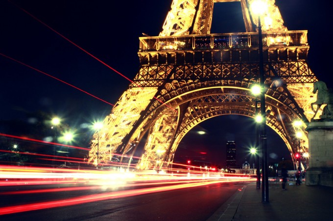 Paris by night photo on Sunsurfer