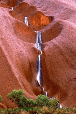 Uluru Waterfalls, Australia photo on Sunsurfer